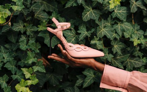 Women's graduation shoes: make your outfit unique with the right shoe ...
